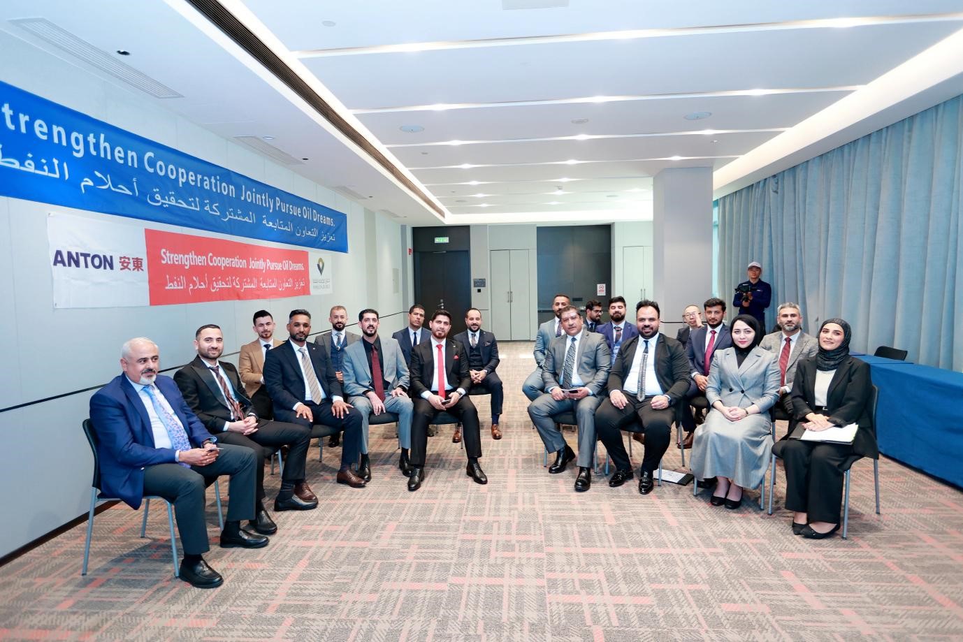 “筑知识之桥同进步，携手并进谱新篇”——记安东集团Majnoon油田项目部2024年未来领导者领导力联合培训活动圆满结束 - 公司新闻 - 安东石油